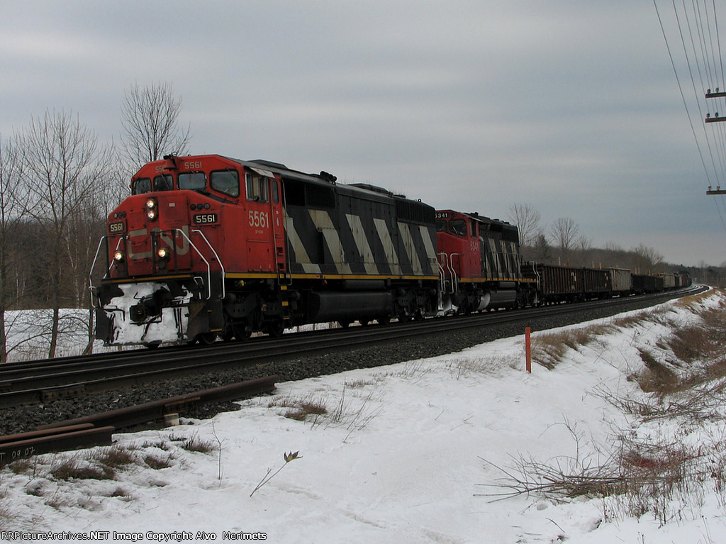 CN 5561 west at Mile 260 Kingston Sub